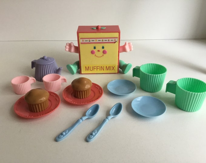 Mattel CHERRY MERRY MUFFIN Snack N Serve Table Playset - Etsy