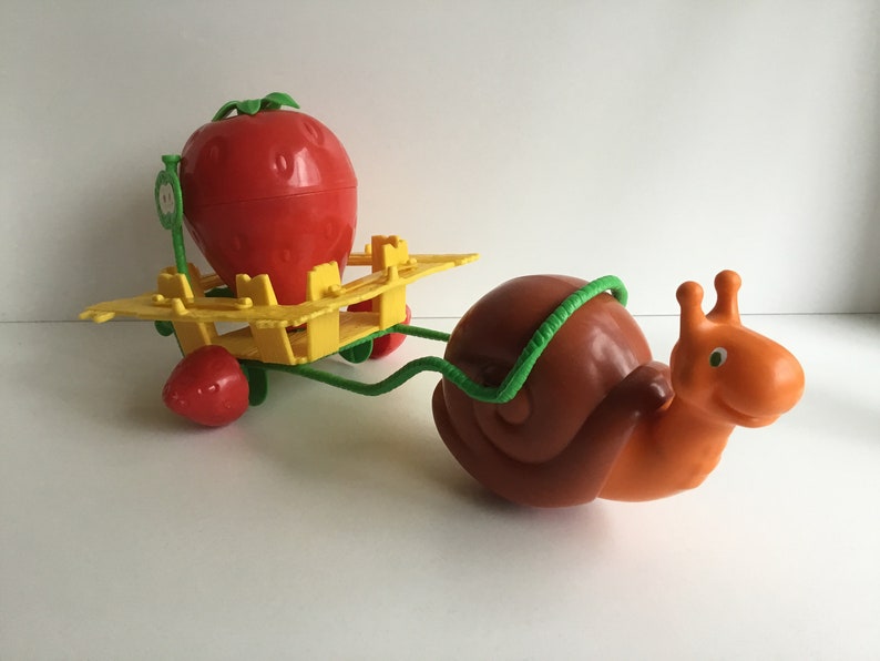 Vintage Strawberry Shortcake SNAIL CART Playset complete | Etsy