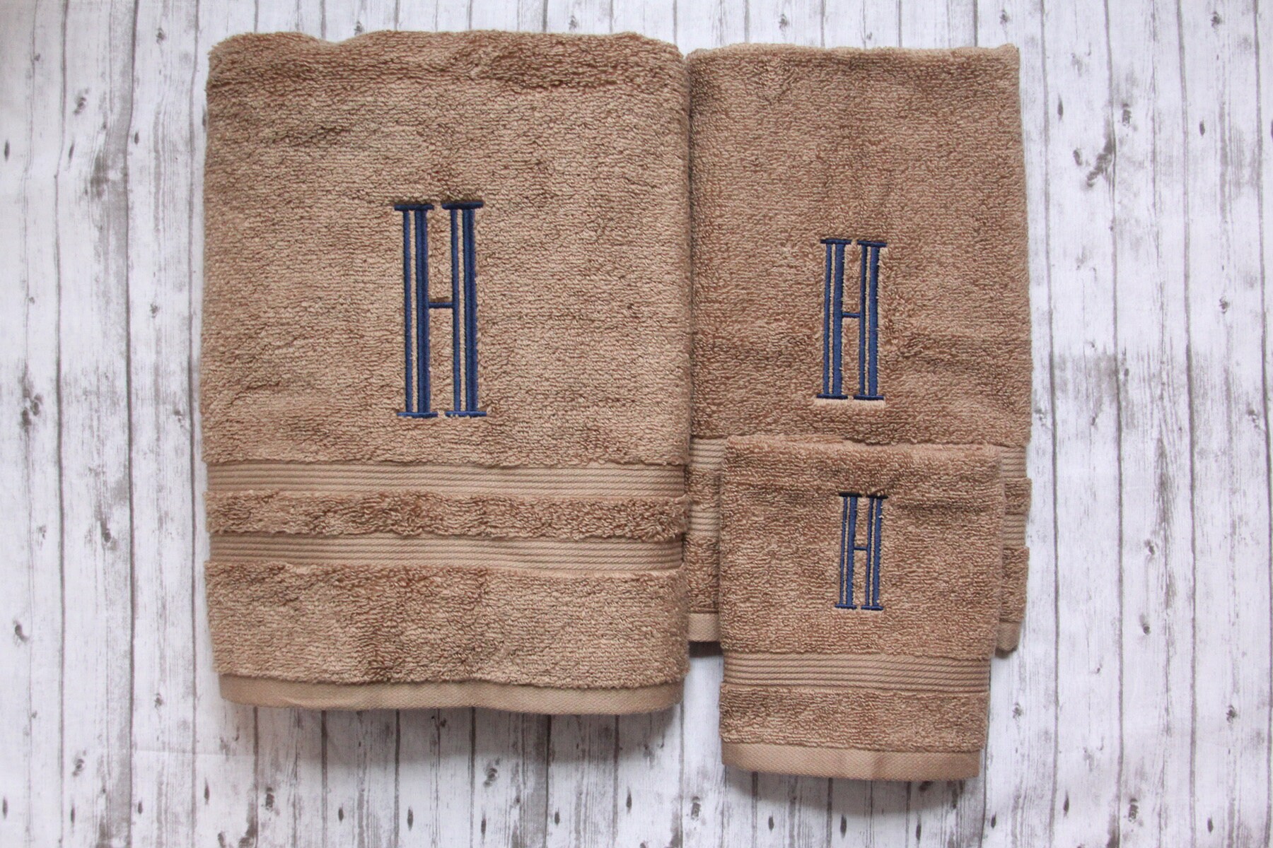 Monogrammed Towel Set, Embroidered Bath Towel, Unique Towel Set ...