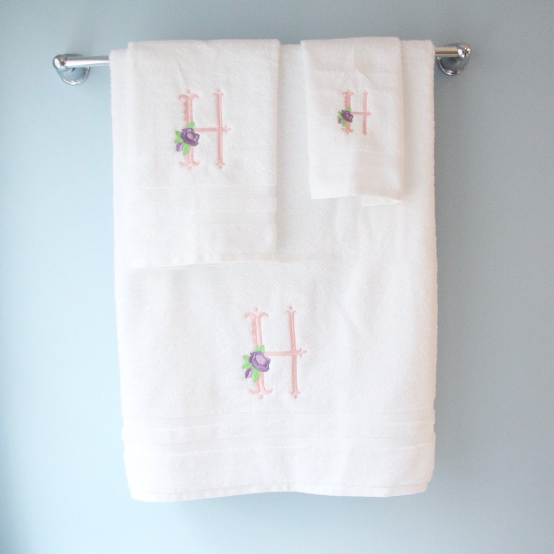 Monogrammed Towel Set, Embroidered Bath Towel, Unique Towel Set ...