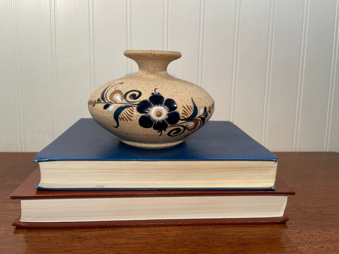 Signed Rodoug Southwest Pottery Vase, Saguaro Stoneware, 3"h Beige Hand ...