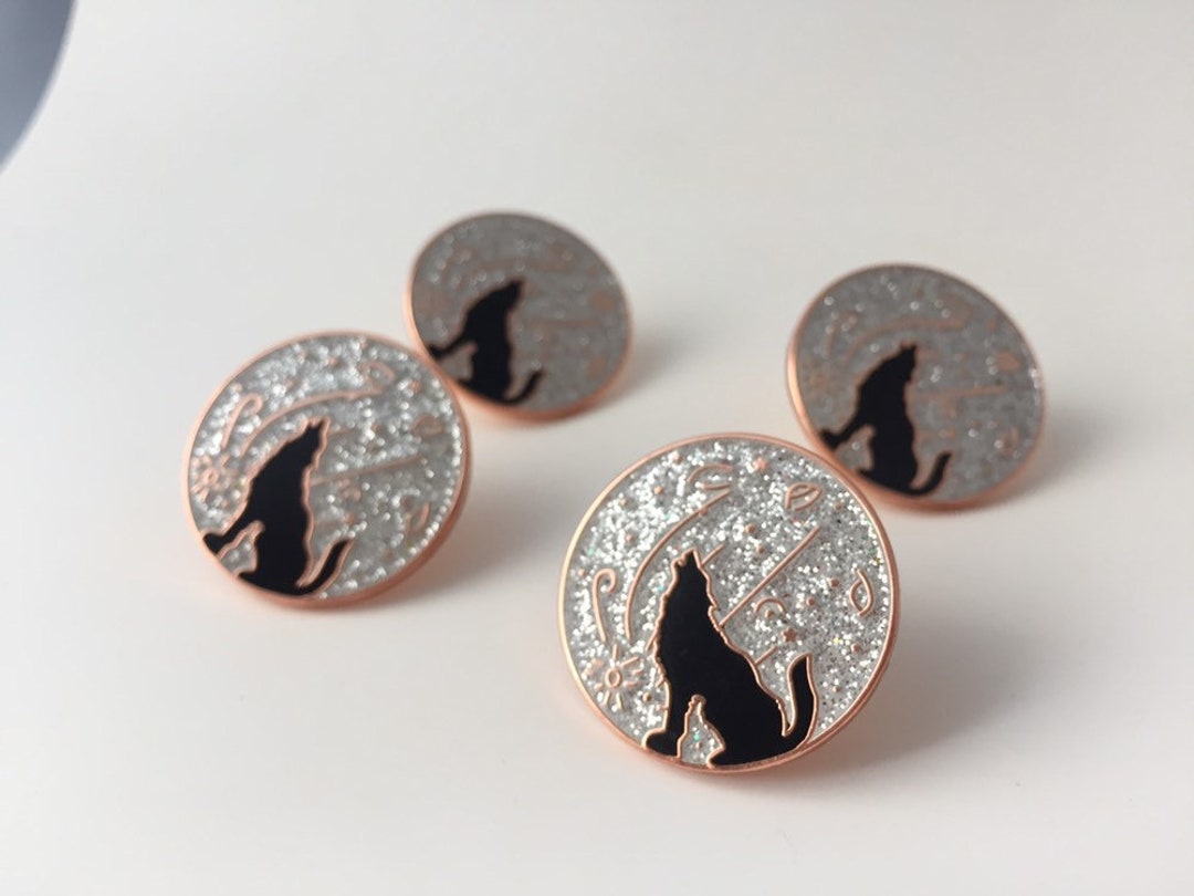 SPARKLE WOLF Pin WOLF Badge Halloween Badge Lapel Pin Enamel Pin Moon ...