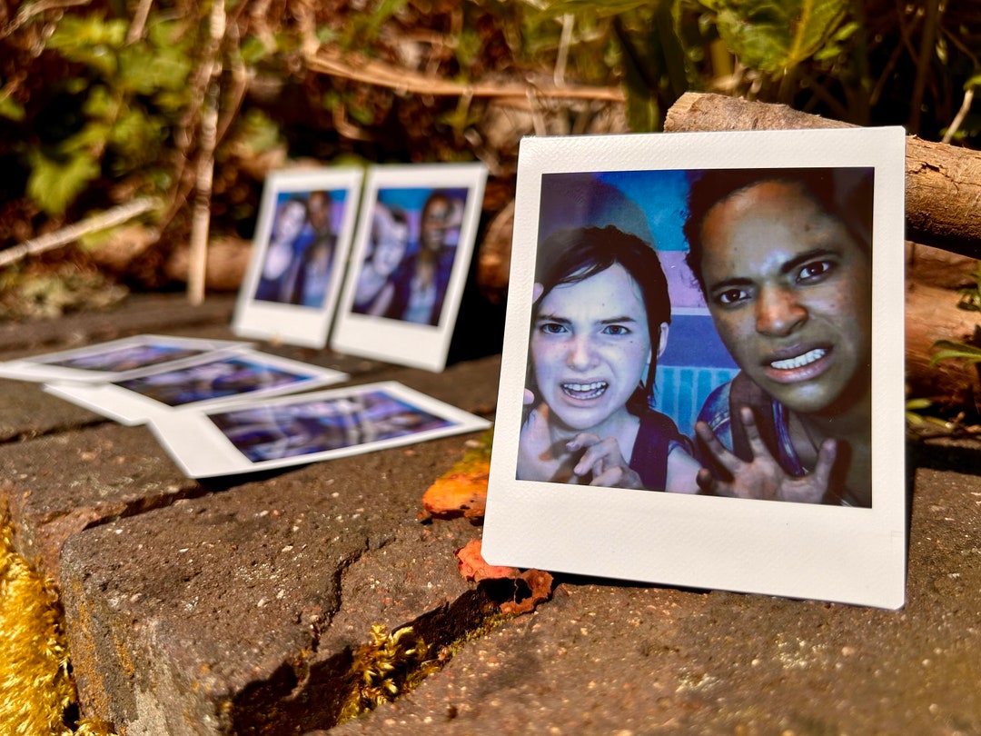 The Last of Us - Ellie & Riley Polaroid (scary Face) - Etsy