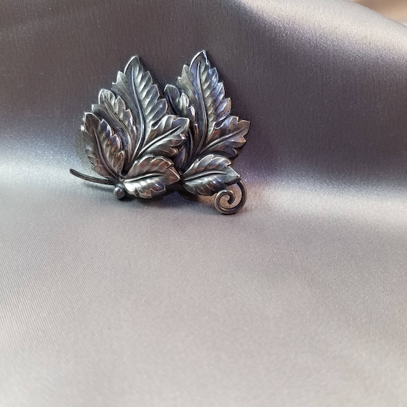 Pin//brooch//pot Metal //pewter - Etsy