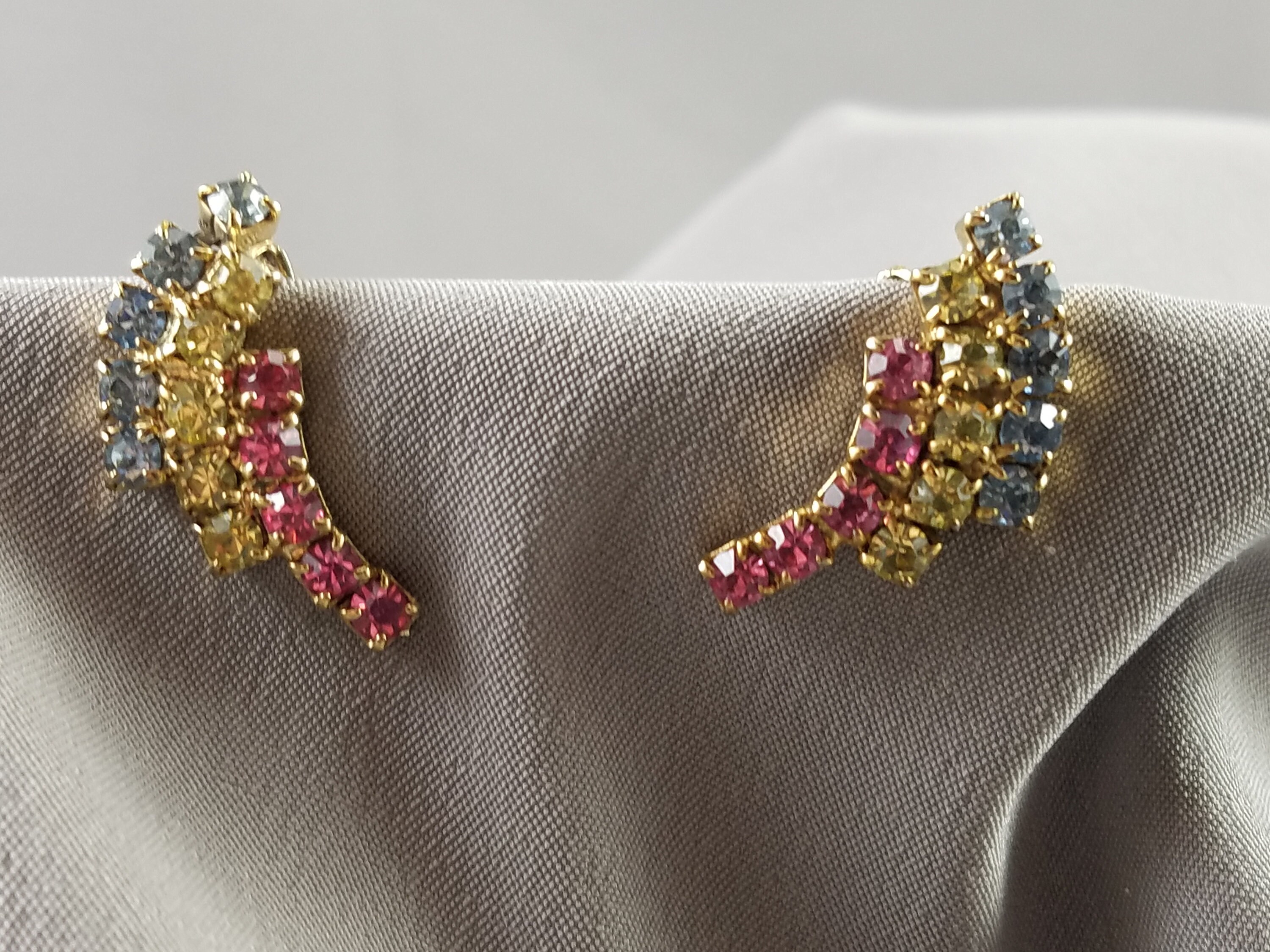 Pin and Earrings//three Intersecting Rings// Blue Clear Pink - Etsy