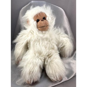 Yeti Monkey Gorilla Ty Jake White Fluffy Plush Stuffed Animal Cuddly ...