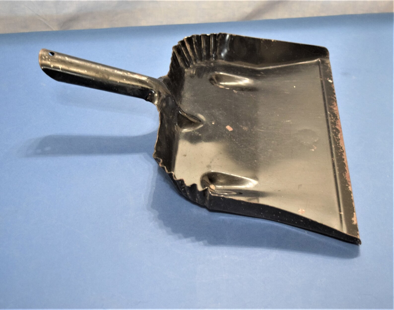 Vintage Kitchen Dust Pan Mother Earth or Large Black Dustpan - Etsy
