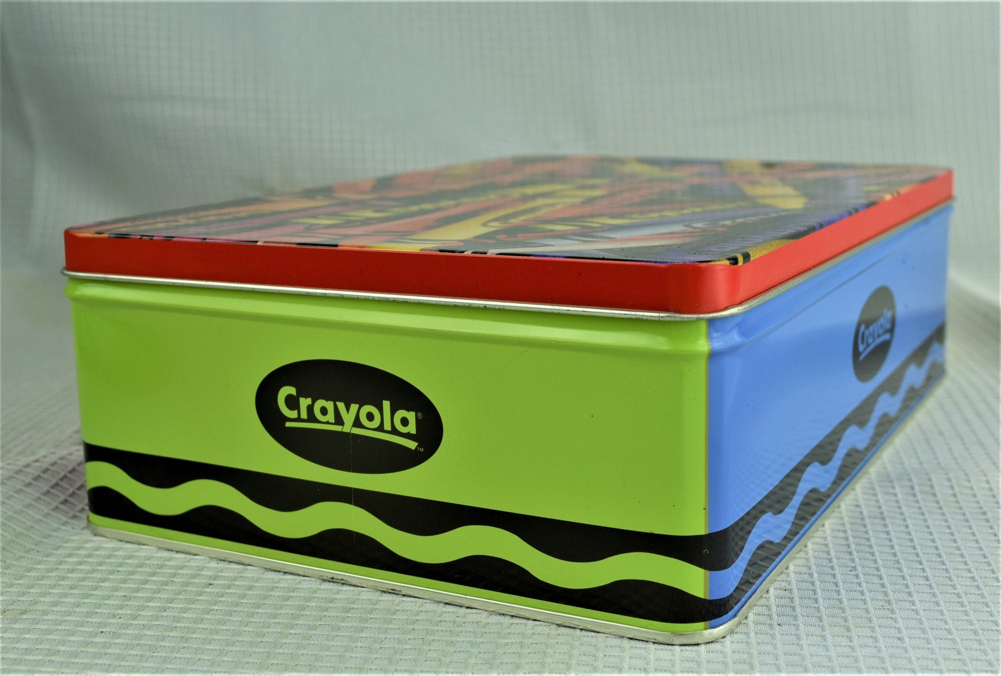 Crayon tin box store
