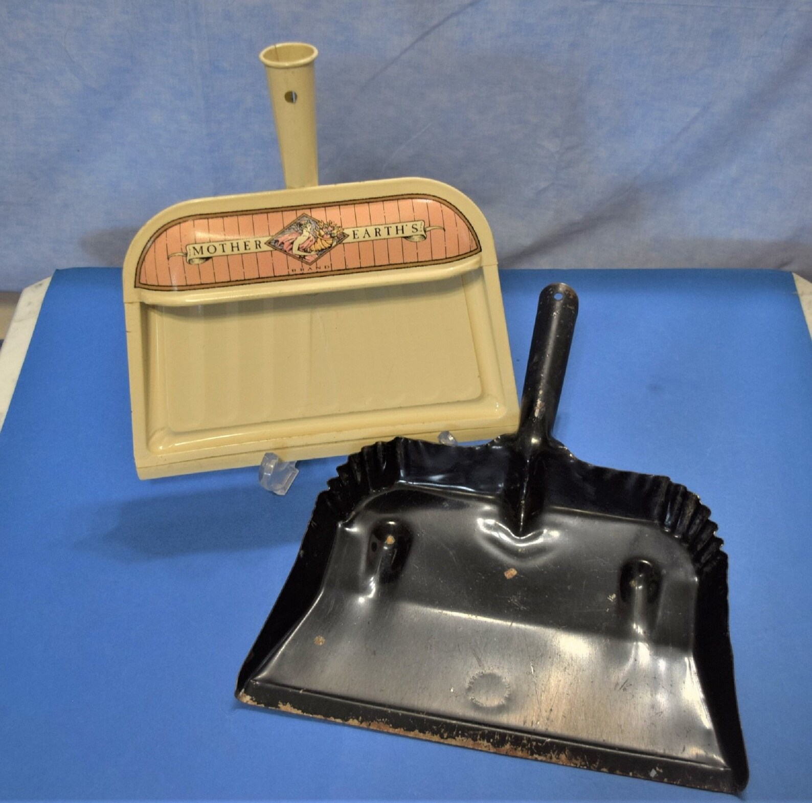 Vintage Kitchen Dust Pan Mother Earth or Large Black Dustpan - Etsy