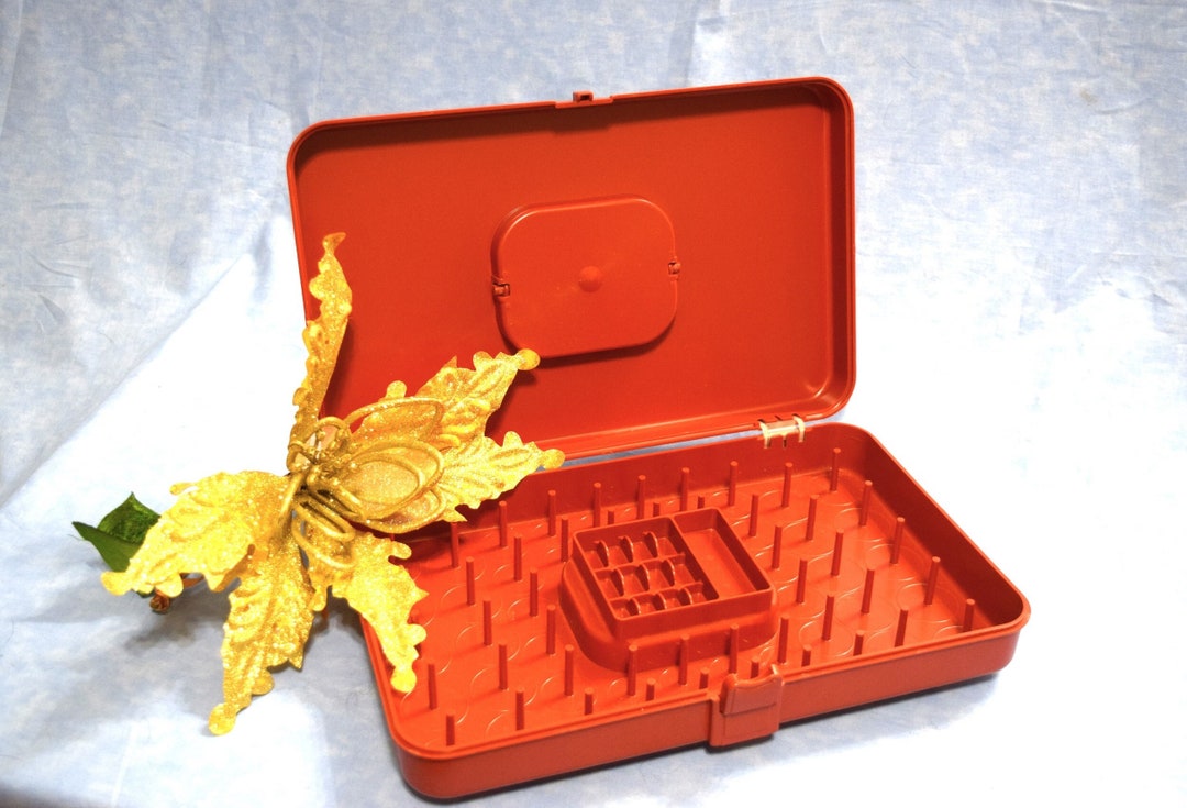 Vintage Thread Spool Storage and Organizer Box Sewing Machine Bobbin ...