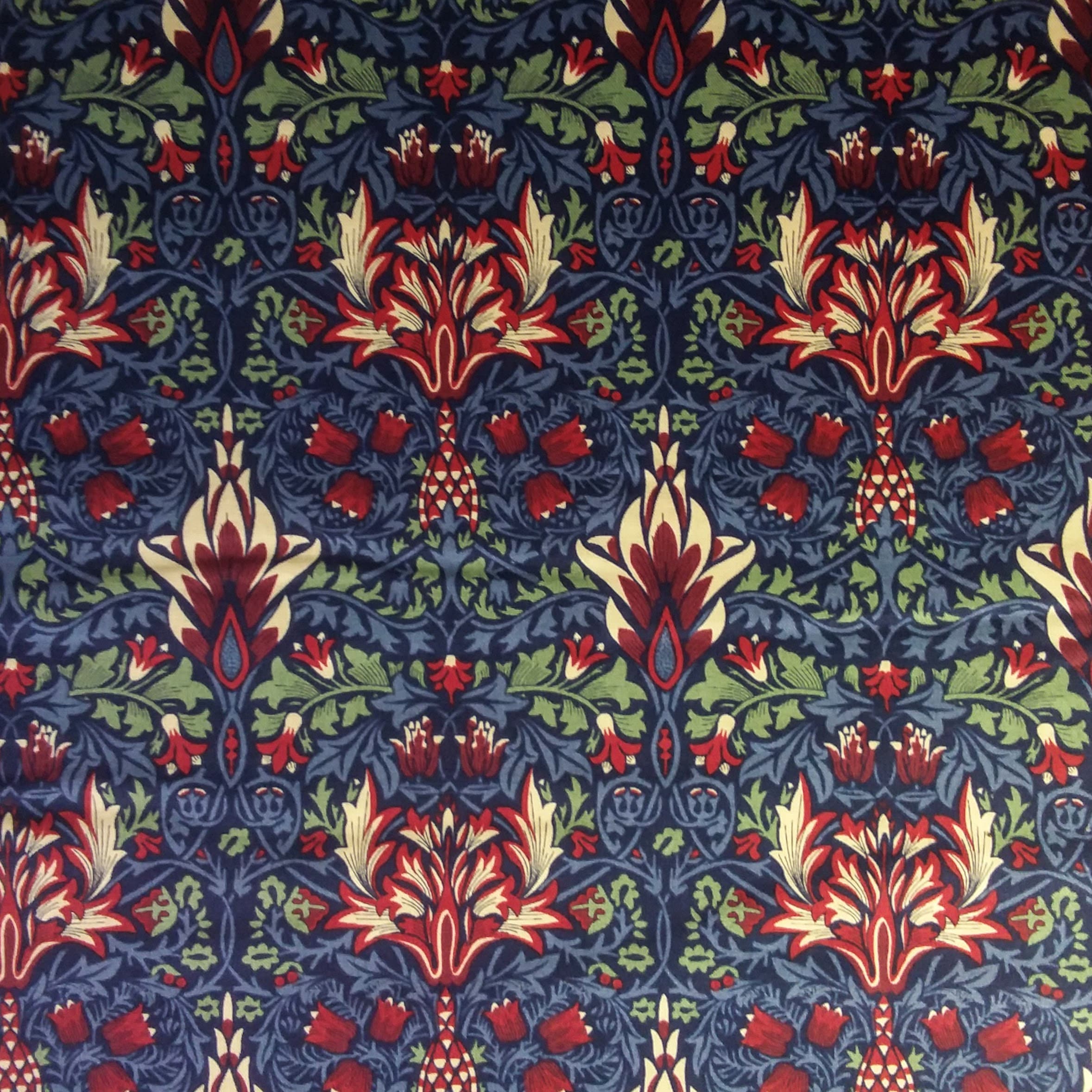 William Morris Victoria and Albert Museum Winter Berry Snakeshead in ...