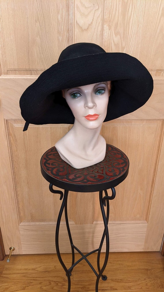 vintage 1970s floppy - Gem