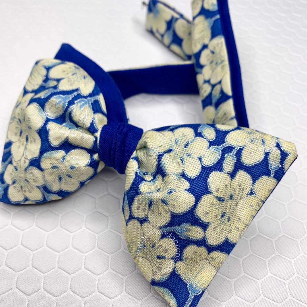 Blue Sakura Bowtie, Blue Cherry Blossom Bowtie, Japanese Cherry Blossom Selftie Bowtie. - Etsy