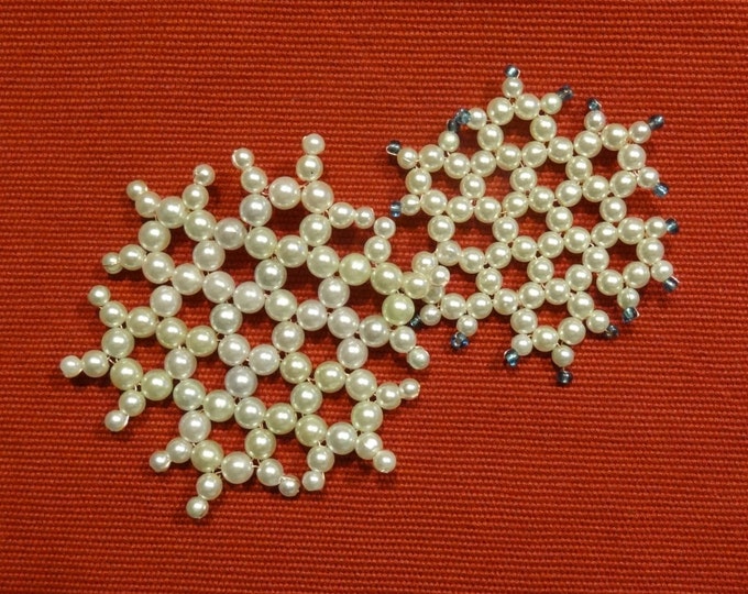 Christmas Decoration // Beaded Snowflake Tutorial // Beaded Snowflake ...