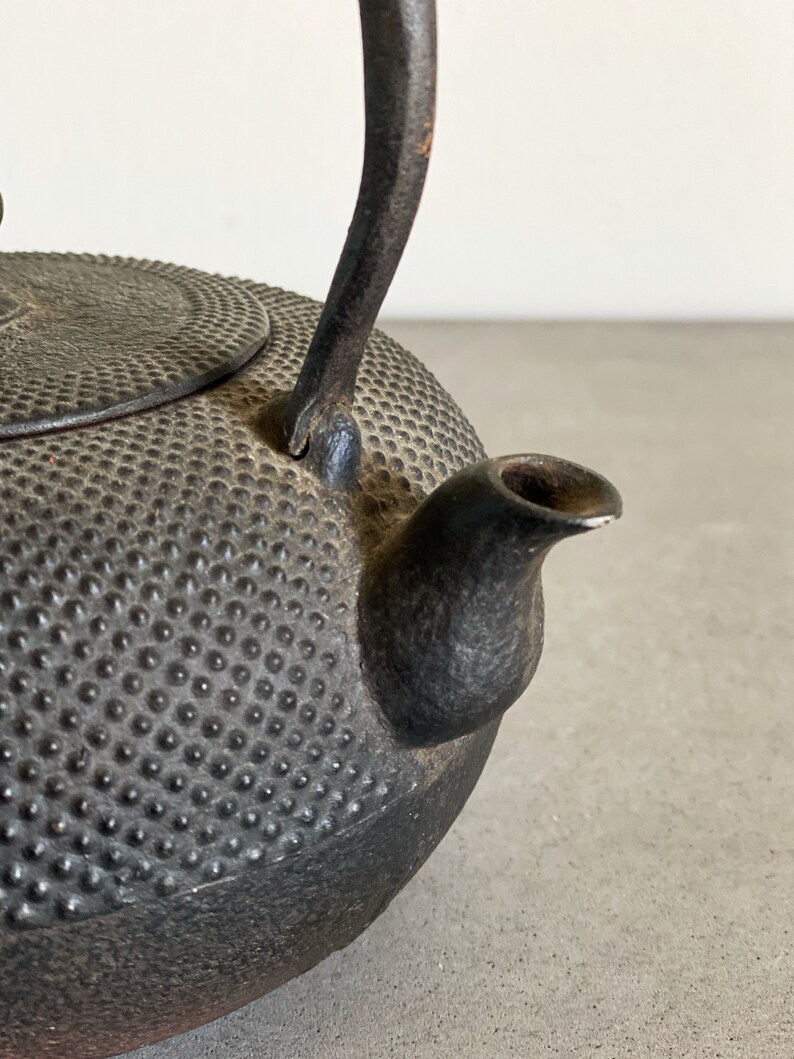 VINTAGE Japanese Tetsubin Tea Kettle Petite Cast Iron Tea - Etsy