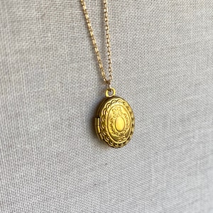 Small Locket ~ Tiny Vintage Oval Etched Brass Floral Keepsake Locket ...