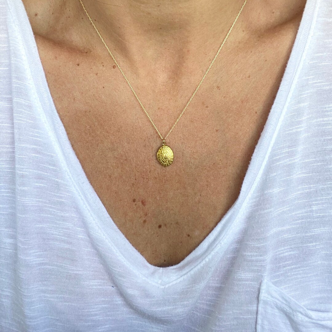 Small Locket ~ Tiny Vintage Oval Etched Brass Floral Keepsake Locket ...