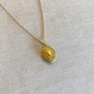 Small Locket ~ Tiny Vintage Oval Etched Brass Floral Keepsake Locket ...