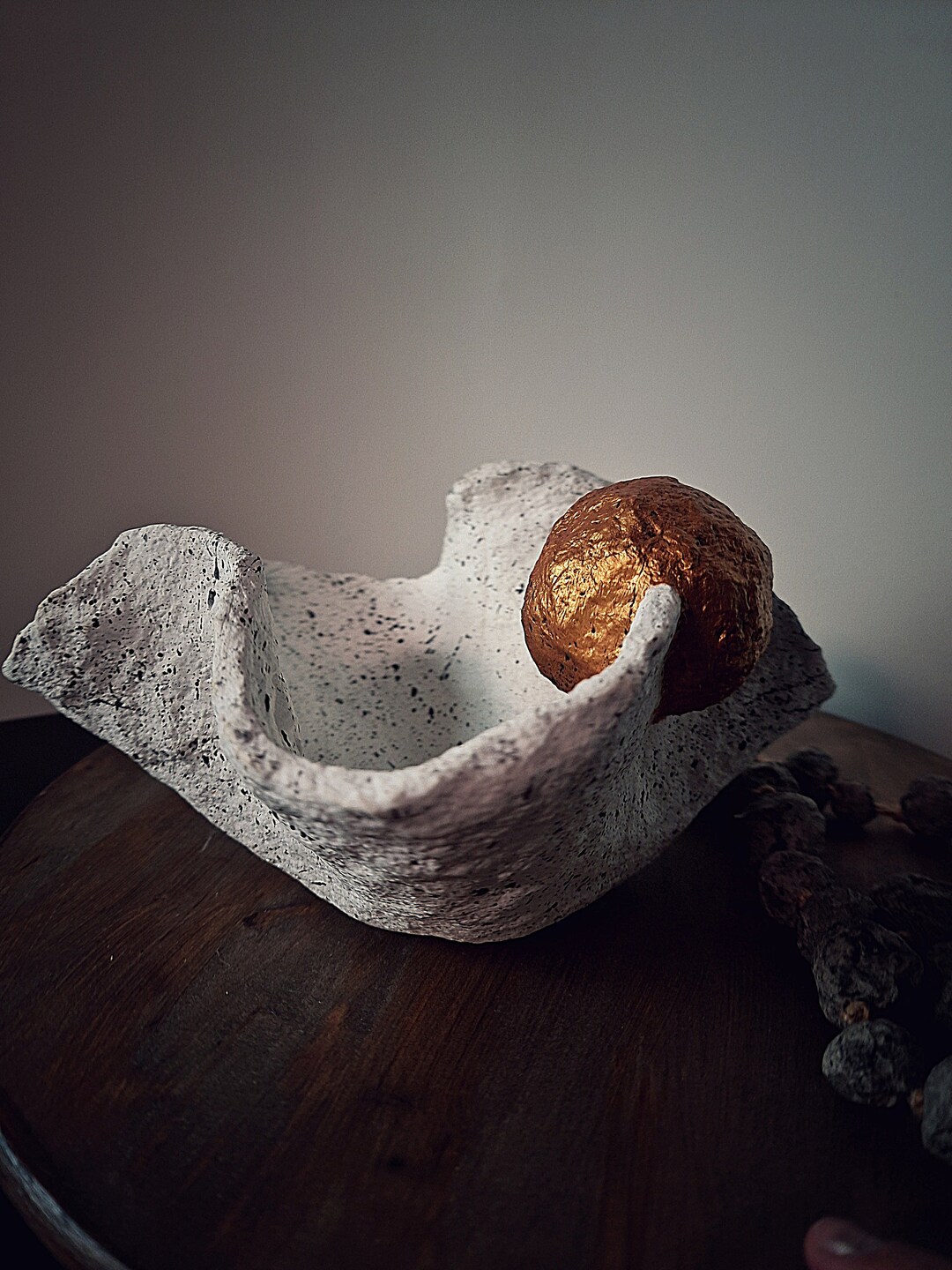 Cerasus - Modern Paper Mache White Waved Bowl With a Hint of Gold ...