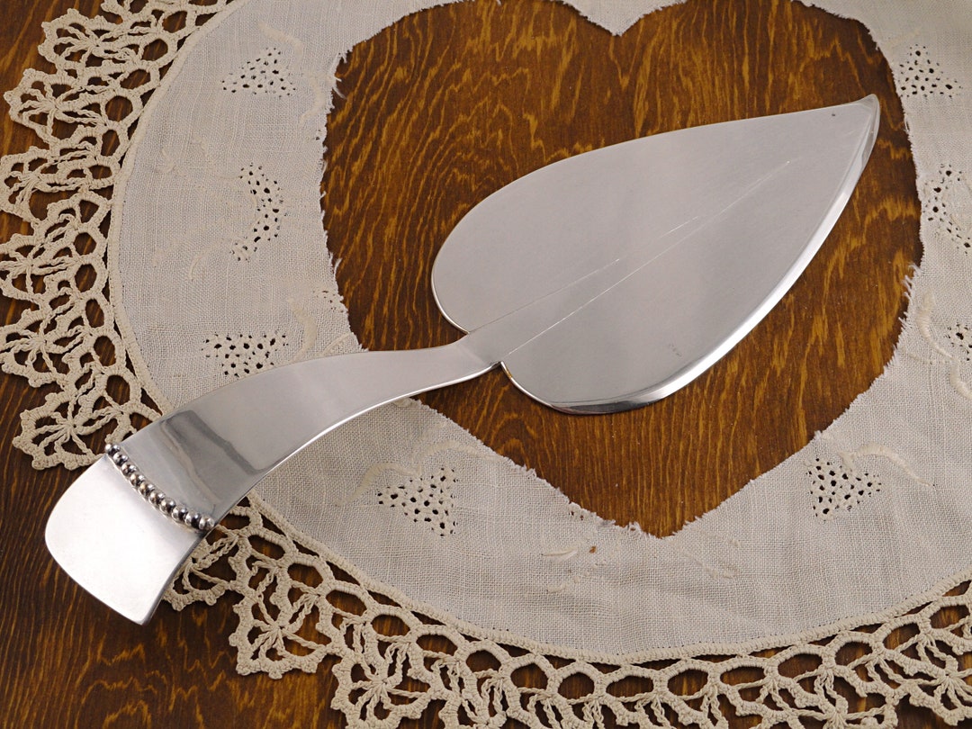 Beaded Pastry Pie Cake Server Vintage 1948 Silverplate Three Crowns ...