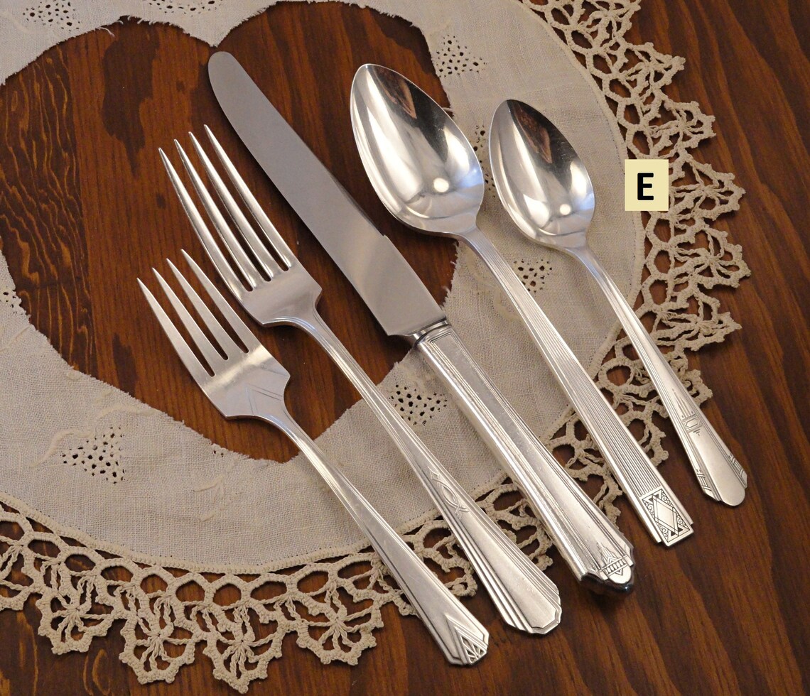 Geometric Art Deco Place Settings 1920s and 1930s Silverplate Patterns ...