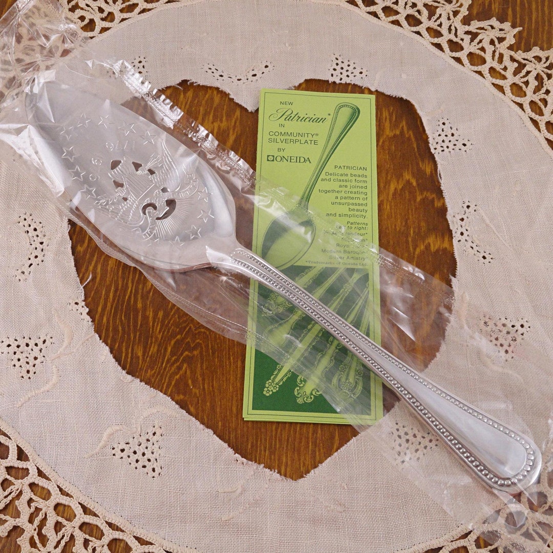 4th of JULY Beaded Pie Cake Server Vintage Oneida Community 1976 ...