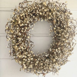 Berry Wreath Cream, Farmhouse Berry Wreaths, Ivory and Cream Berry ...
