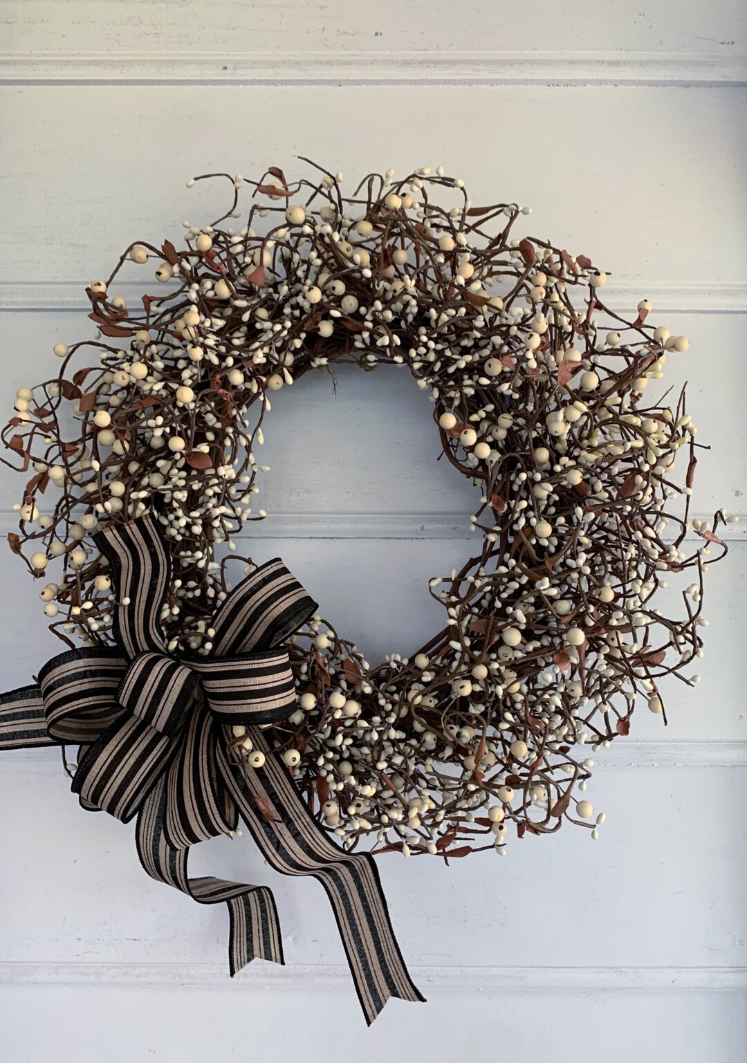 Berry Wreath Cream, Farmhouse Berry Wreaths, Ivory and Cream Berry ...