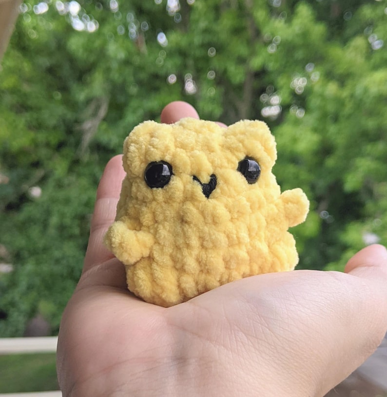 Tiny Crocheted Frogs – Plush Chenille Yarn Stuffed Animal | Cute Pocket ...