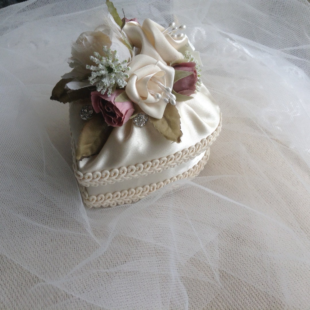 Heart Shape Wedding or Engagement Ring Box - Etsy
