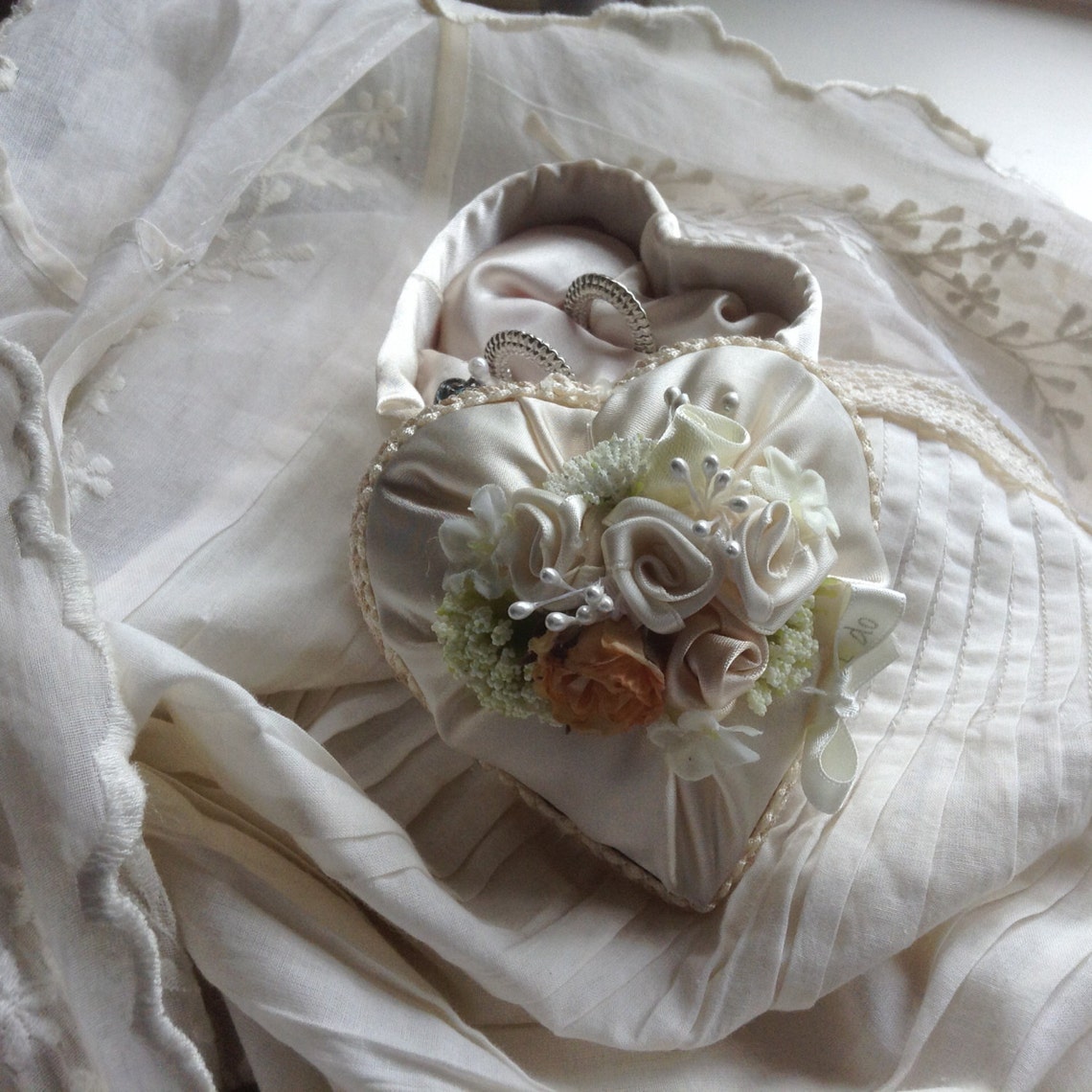 Heart Shape Wedding or Engagement Ring Box - Etsy
