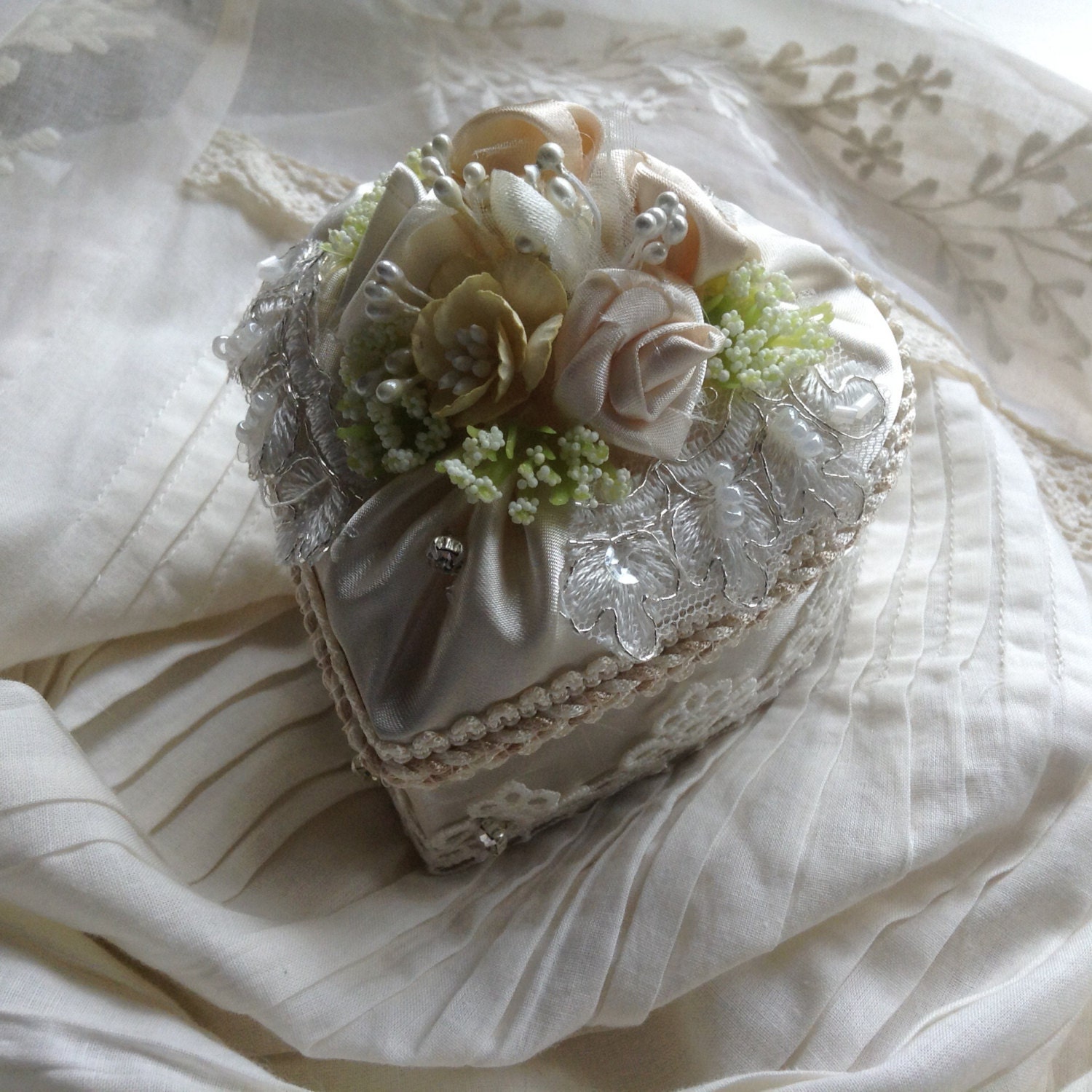 Heart Shape Wedding or Engagement Ring Box - Etsy