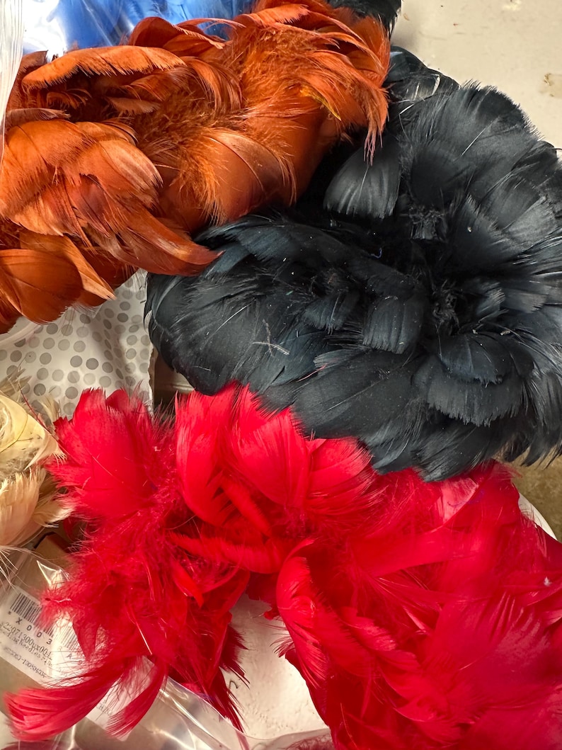 4 Tone Custom Dyed Strung 3 Ounce Goose Coquille Lei Hulu Feather Lei ...