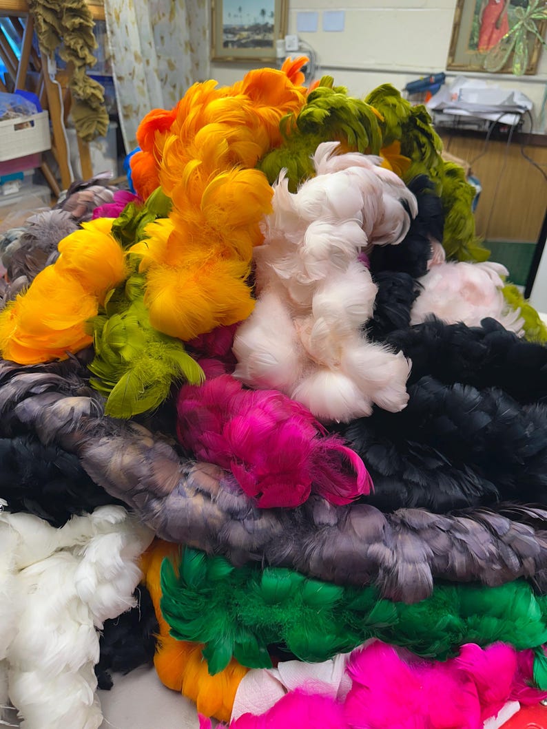 4 Tone Custom Dyed Strung 3 Ounce Goose Coquille Lei Hulu Feather Lei ...
