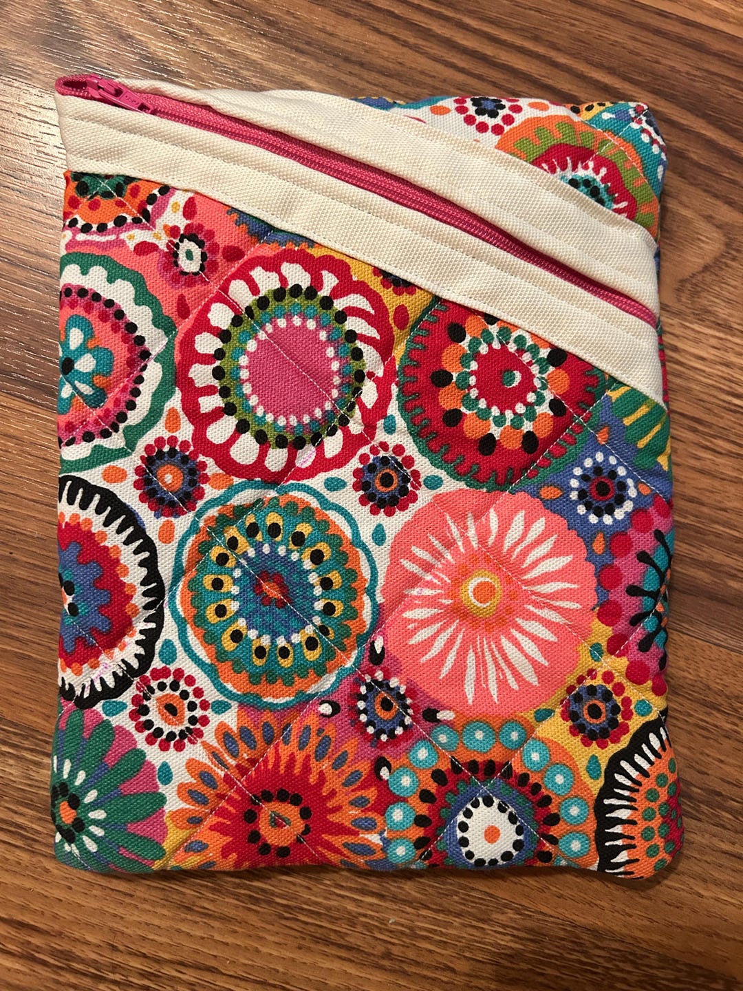 Medium Quilted Hemingway Pouch Multicolored/bees Print Cotton Canvas ...