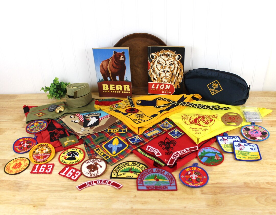 Huge Lot Vintage Boy Scouts Memorabilia Patches Scarfs Books Pouch Hat ...