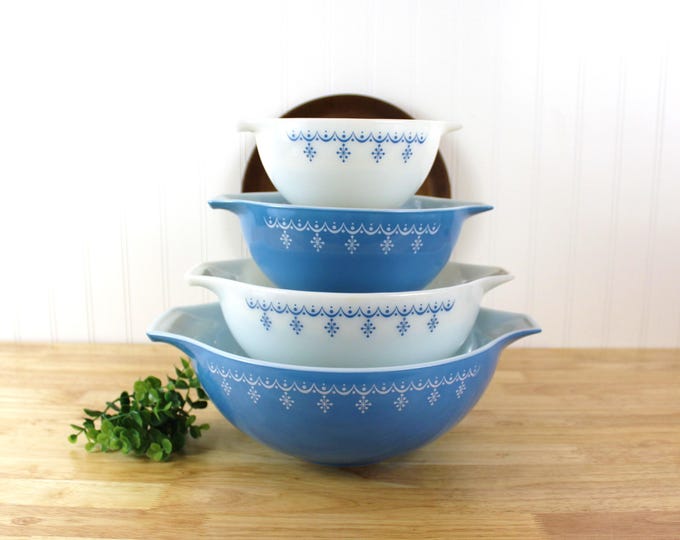Set of 4 Pyrex Snowflake Garland Cinderella Bowls F613 - Etsy
