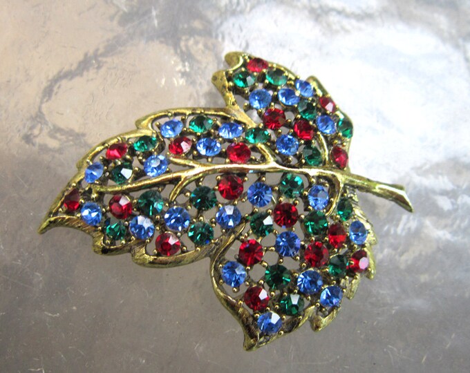 Vintage Weiss Large Rhinestones Leaf Brooch Pin in Red, Green and Blue ...