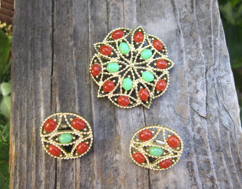 Sarah Coventry Set With Jade Green and Carnelian Orange Vintage Brooch ...