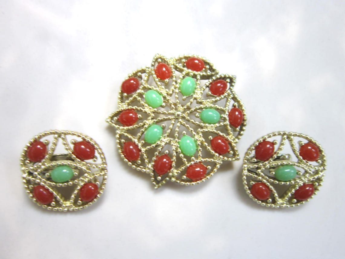 Sarah Coventry Set With Jade Green and Carnelian Orange Vintage Brooch ...