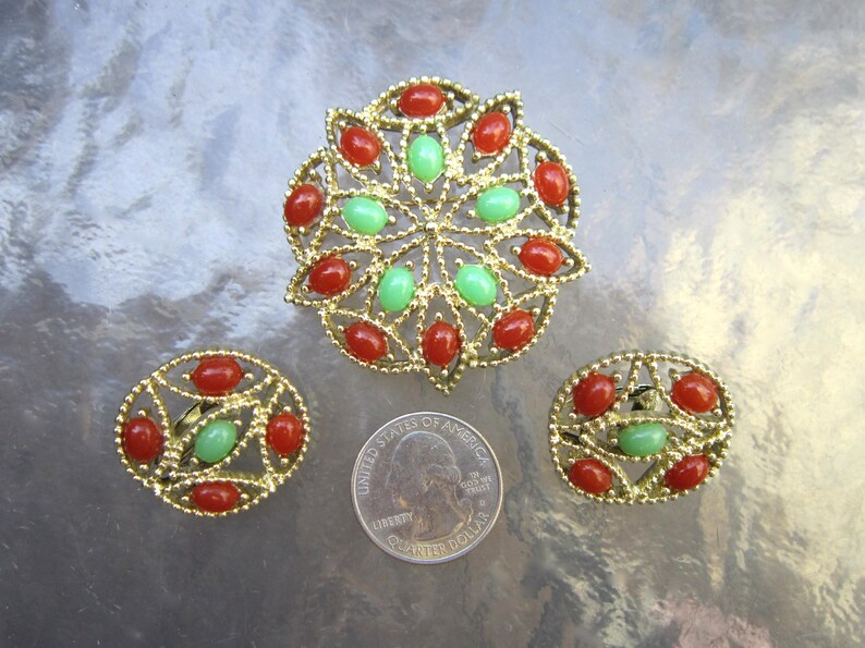 Sarah Coventry Set With Jade Green and Carnelian Orange Vintage Brooch ...
