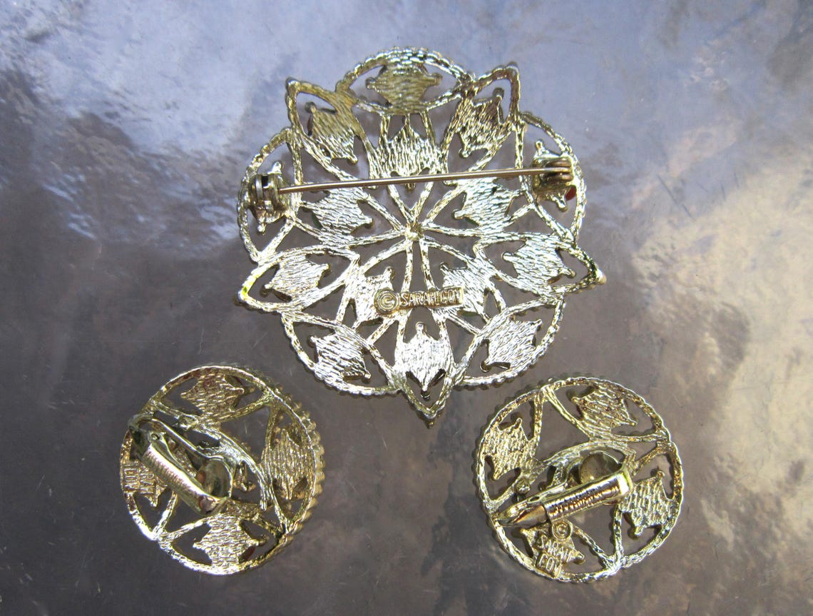 Sarah Coventry Set With Jade Green and Carnelian Orange Vintage Brooch ...