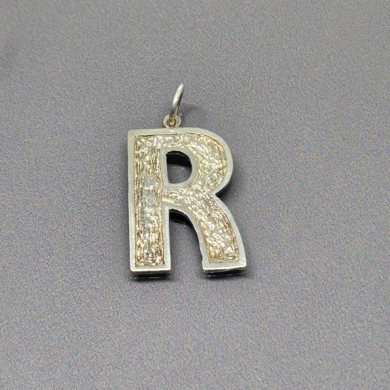 Letter R Necklace - Etsy