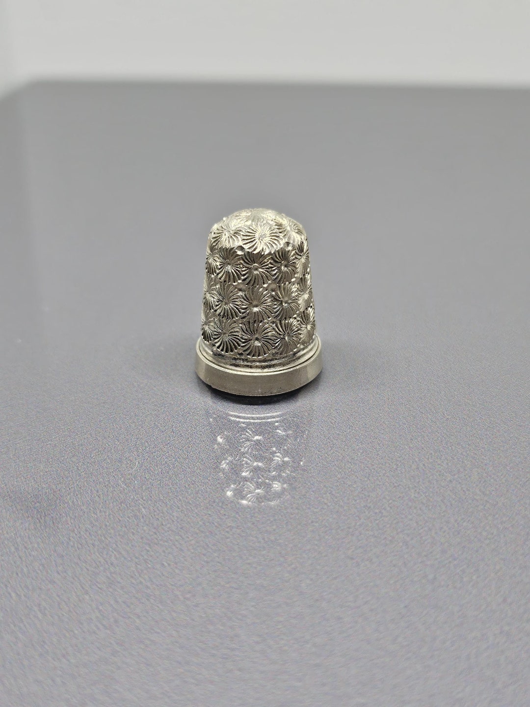 Vintage Waite Thresher Dome Thimble Swirly Flower Size 8 Daisy Pattern ...