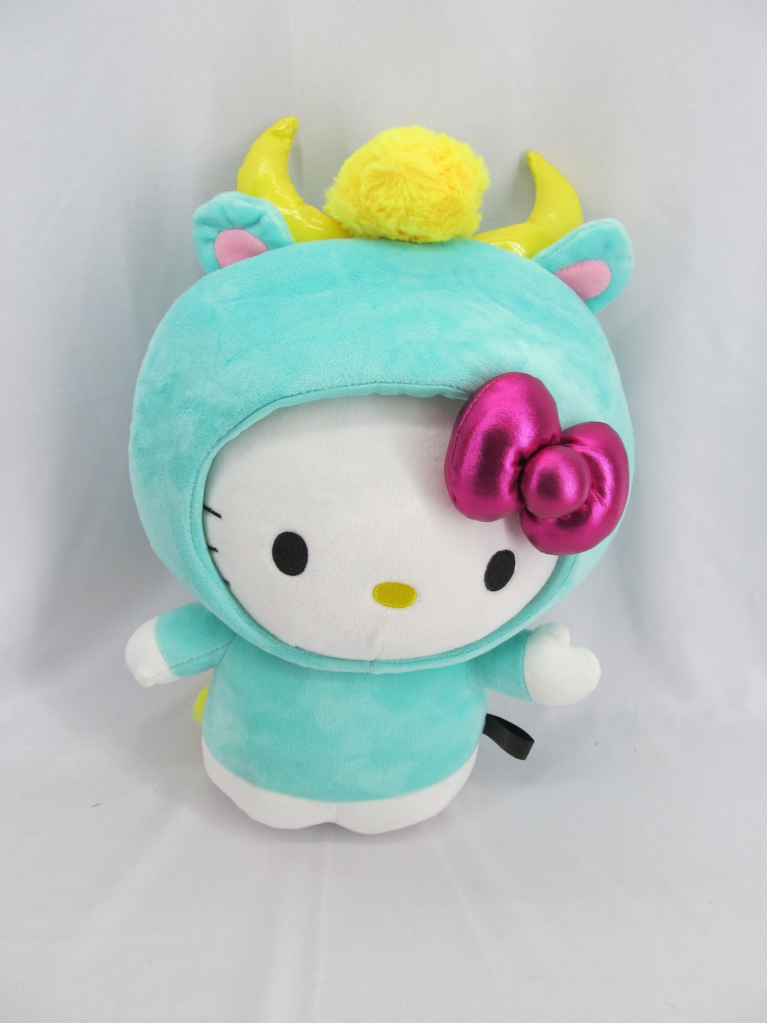Vintage / Retro Kid Robot X Hello Kitty Taurus Astrology Plush Stuffed ...