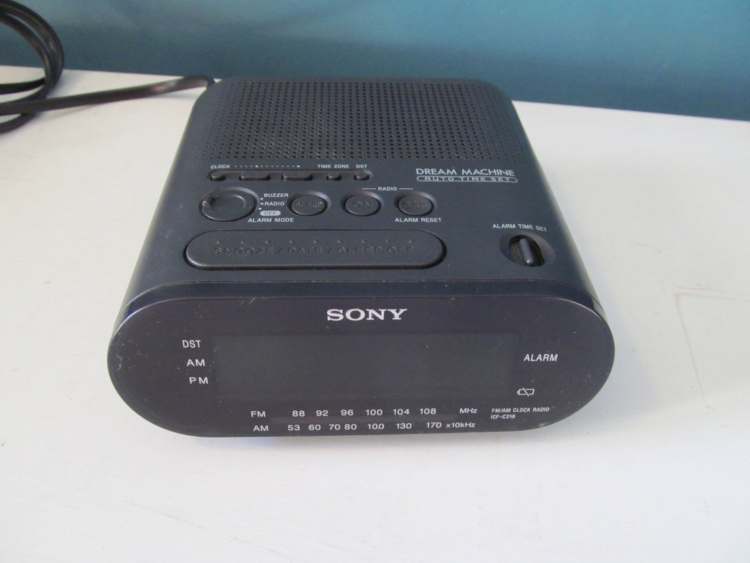 Vintage / Retro Sony Dream Machine Digital Alarm AM / FM Clock Radio ...