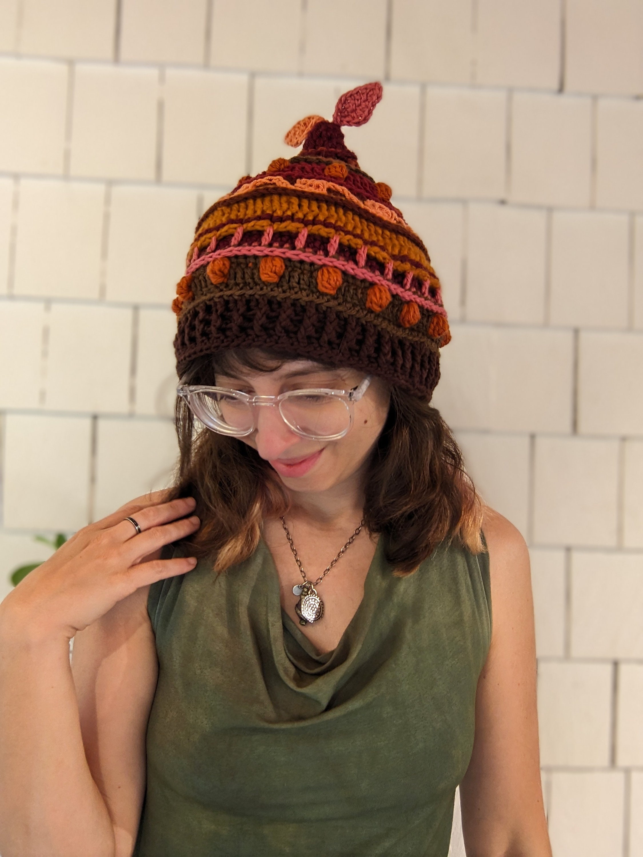 Pattern: Sprout Beanie / Pixie Pointed Beanie With Leaves - Etsy