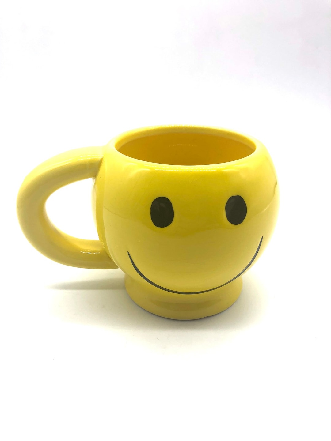 Super Fun and Cute Bright Yellow Smiley Mug Coffee Cup Tea 1970s Retro ...