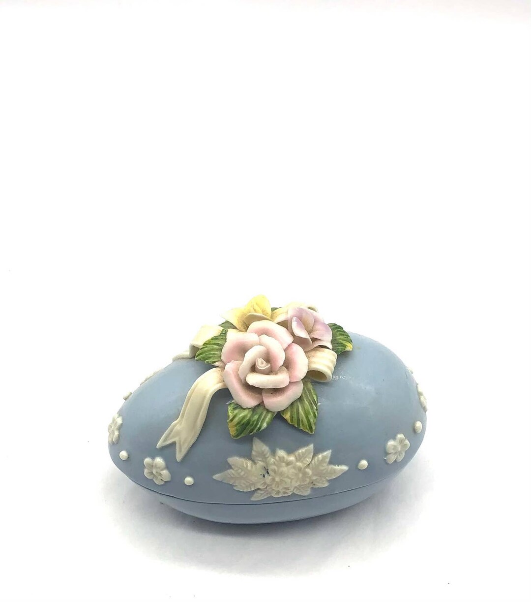 Gorgeous Capodimonte Style Blue Floral Oval Trinket Box Petals Intact ...