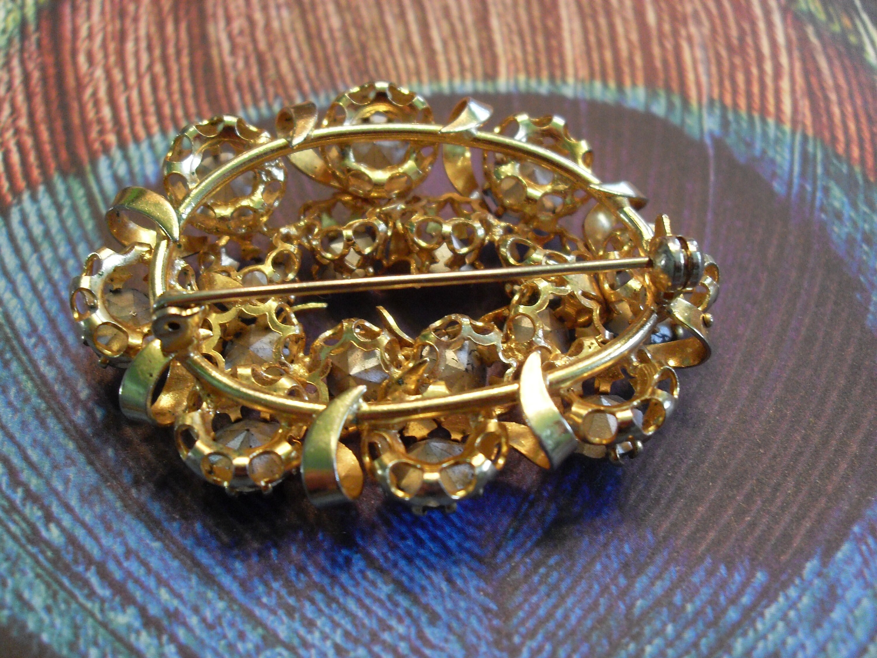 Vintage Brooch Gold Toned Metal | Etsy